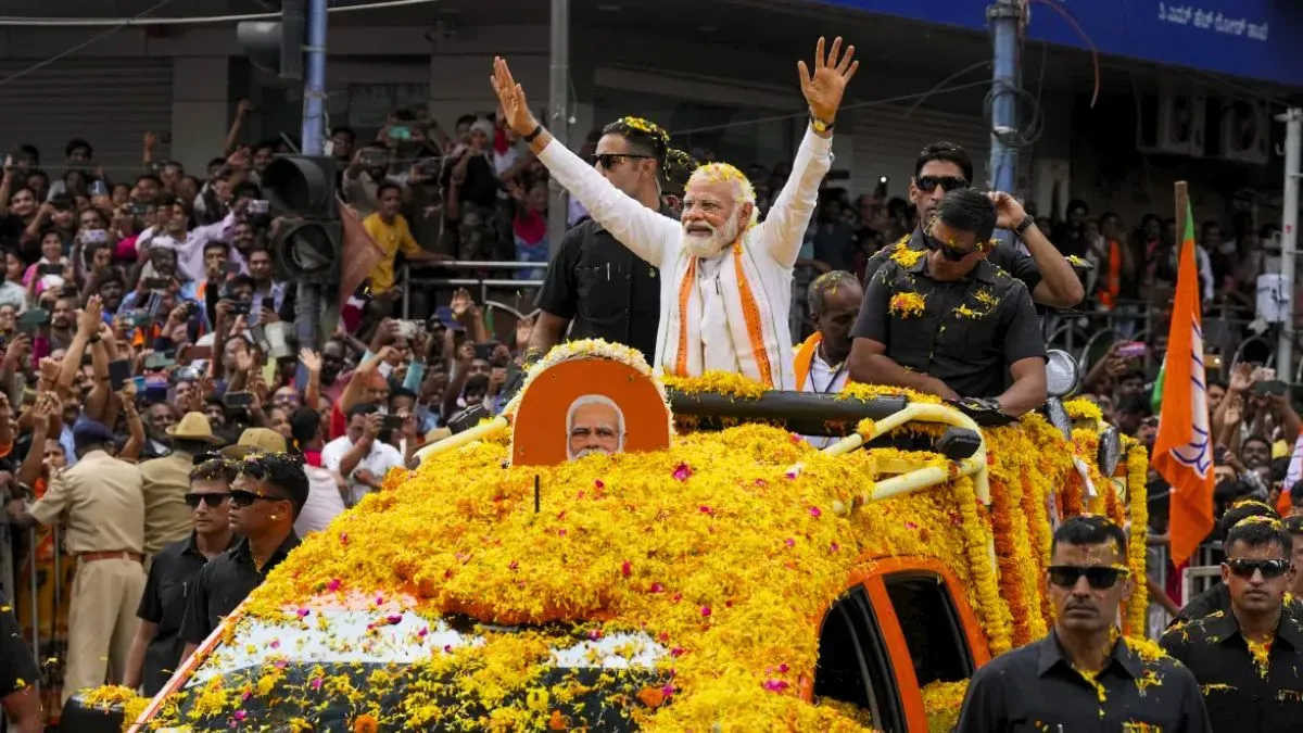 कोई दिल्ली से तो कोई हैदराबाद से, वाराणसी में PM मोदी को चैलेंज करने ...