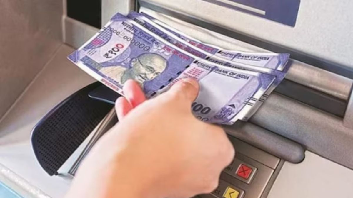 RBI ने सबकी सुन ली, बैंकों से कहा- ATM में 100-200 वाले नोट रख लो - The ...