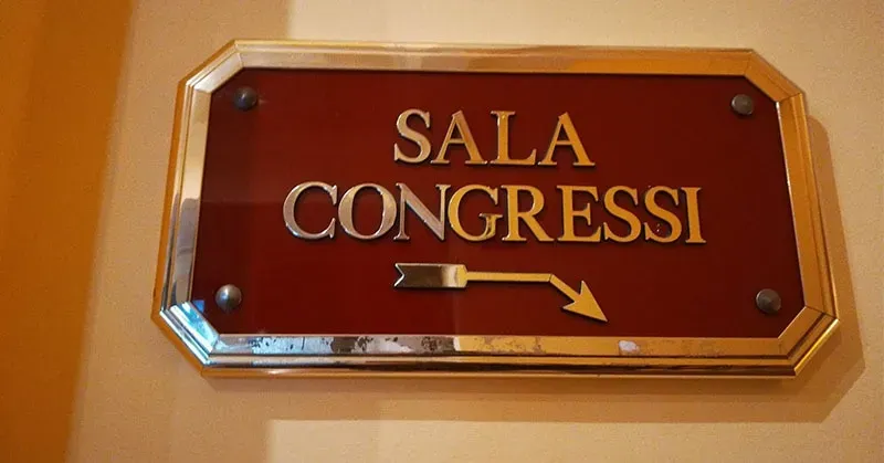 इटली में कई जगहों पर 'Sala Congressi' क्यूं लिखा होता है? - The Lallantop